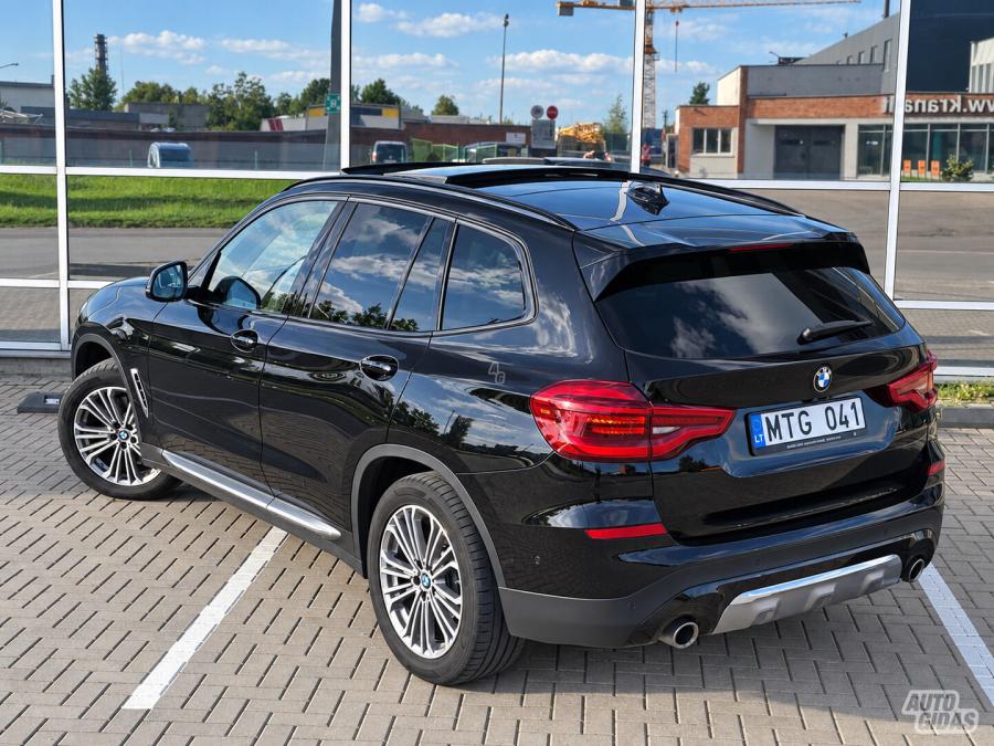 Black BMW X3 2020 in Kaunas, with an engine capacity of 3.00 L and mileage of 155 thousand km for 28999 €, photo 8 on AUTOMOTO.COM.LV