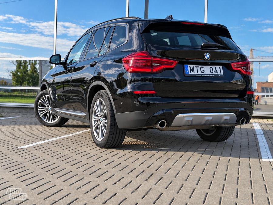 Black BMW X3 2020 in Kaunas, with an engine capacity of 3.00 L and mileage of 155 thousand km for 28999 €, photo 9 on AUTOMOTO.COM.LV