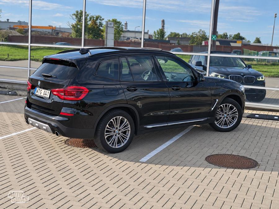 Black BMW X3 2020 in Kaunas, with an engine capacity of 3.00 L and mileage of 155 thousand km for 28999 €, photo 12 on AUTOMOTO.COM.LV