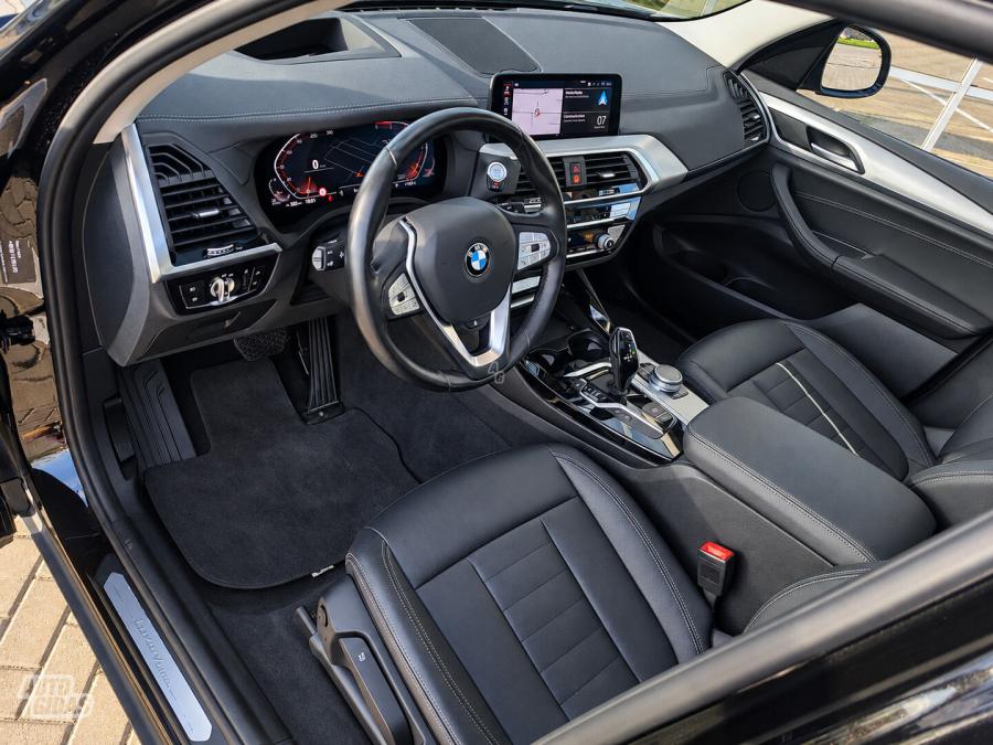 Black BMW X3 2020 in Kaunas, with an engine capacity of 3.00 L and mileage of 155 thousand km for 28999 €, photo 17 on AUTOMOTO.COM.LV