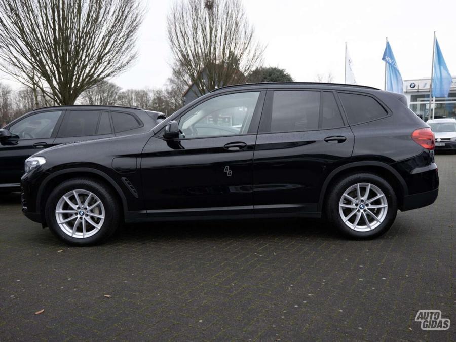 Black BMW X3 2021 in Kaunas, with an engine capacity of 2.00 L and mileage of 84 thousand km for 32587 €, photo 9 on AUTOMOTO.COM.LV