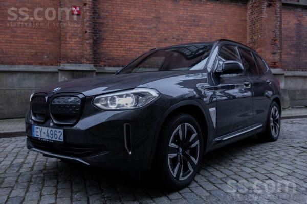 Black BMW X3 2021 in Riga, with an engine capacity of 2.00 L and mileage of 173 thousand km for 25900 €, photo 3 on AUTOMOTO.COM.LV