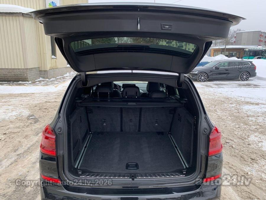 Black BMW X3 2021 in Tallinn, with an engine capacity of 3.00 L and mileage of 134 thousand km for 39900 €, photo 9 on AUTOMOTO.COM.LV