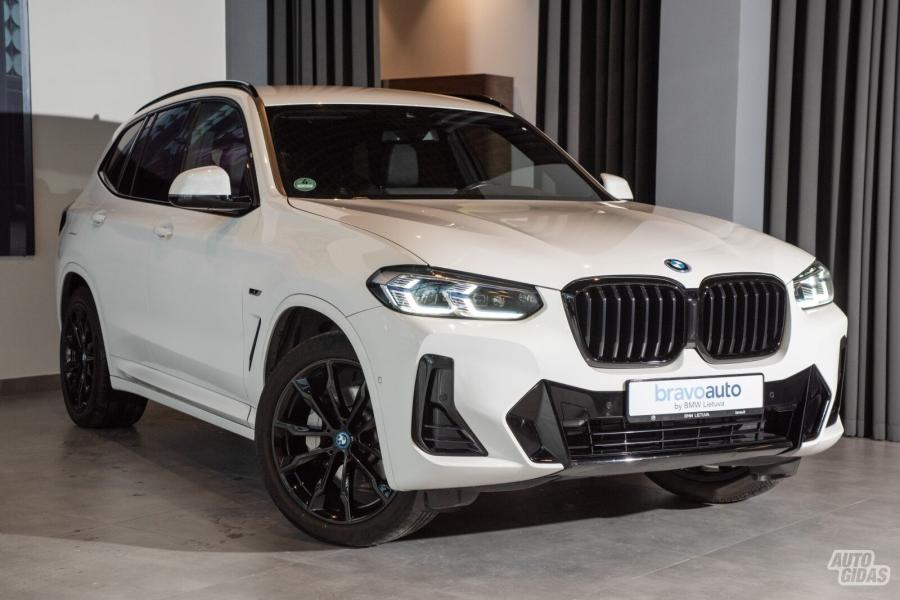 Black BMW X3 2021 in Kaunas, with an engine capacity of 2.00 L and mileage of 105 thousand km for 39741 €, photo 5 on AUTOMOTO.COM.LV