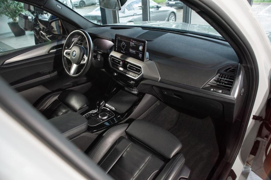 Black BMW X3 2021 in Kaunas, with an engine capacity of 2.00 L and mileage of 105 thousand km for 39741 €, photo 16 on AUTOMOTO.COM.LV