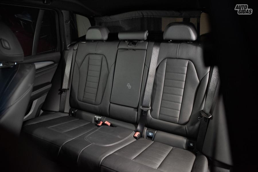 Black BMW X3 2021 in Kaunas, with an engine capacity of 2.00 L and mileage of 105 thousand km for 39741 €, photo 22 on AUTOMOTO.COM.LV