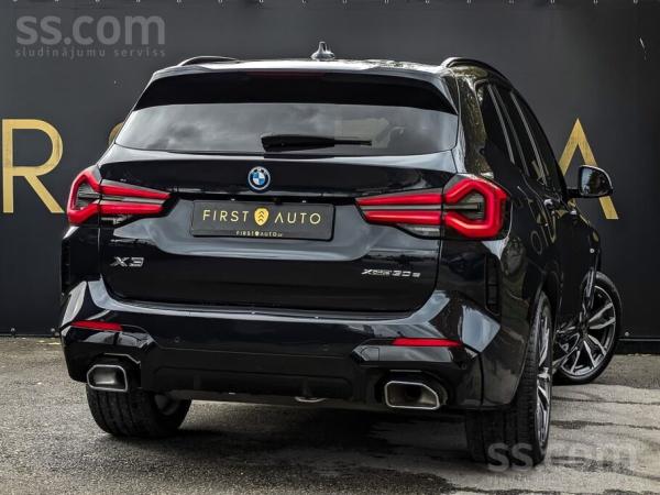 Black BMW X3 2021 in Tukums, with an engine capacity of 2.00 L and mileage of 164 thousand km for 34990 €, photo 3 on AUTOMOTO.COM.LV