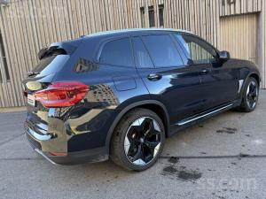 Black BMW X3 2021 in Riga, with an engine capacity of 2.00 L and mileage of 109 thousand km for 29555 €, photo 6 on AUTOMOTO.COM.LV
