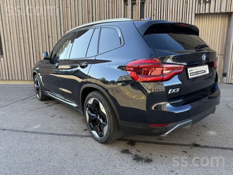 Black BMW X3 2021 in Riga, with an engine capacity of 2.00 L and mileage of 109 thousand km for 29555 €, photo 7 on AUTOMOTO.COM.LV