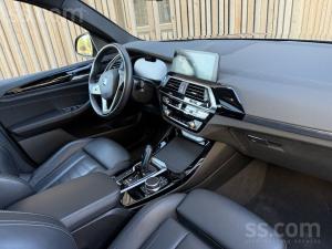 Black BMW X3 2021 in Riga, with an engine capacity of 2.00 L and mileage of 109 thousand km for 29555 €, photo 16 on AUTOMOTO.COM.LV