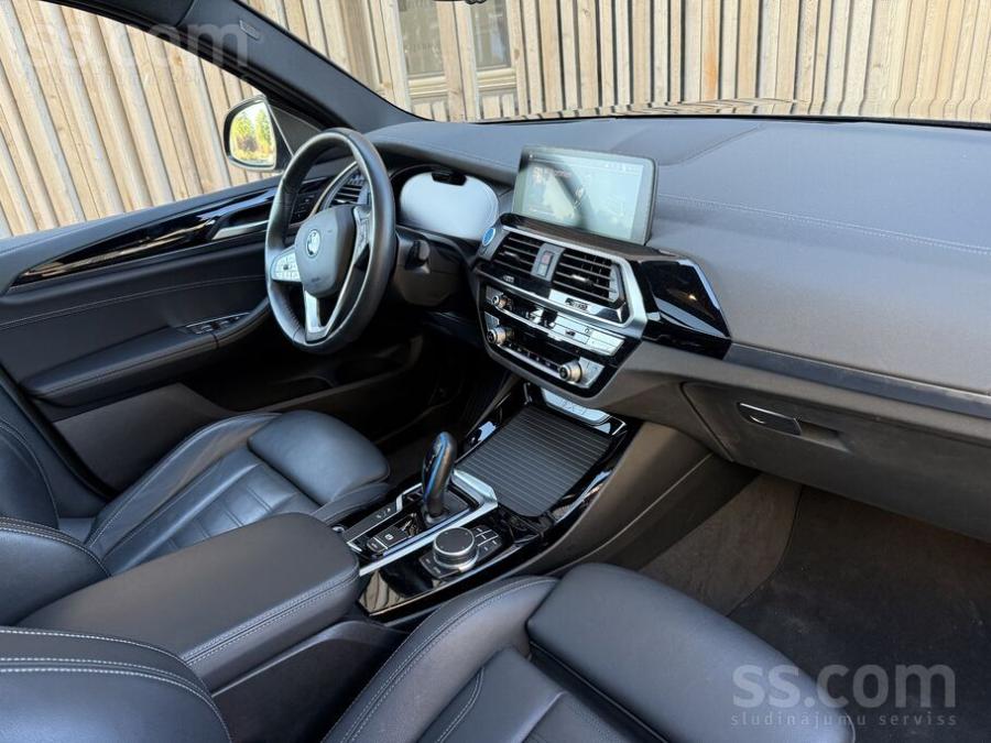 Black BMW X3 2021 in Riga, with an engine capacity of 2.00 L and mileage of 109 thousand km for 29555 €, photo 16 on AUTOMOTO.COM.LV