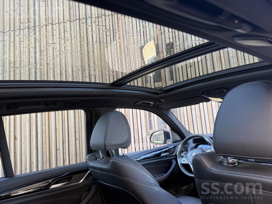 Black BMW X3 2021 in Riga, with an engine capacity of 2.00 L and mileage of 109 thousand km for 29555 €, photo 17 on AUTOMOTO.COM.LV