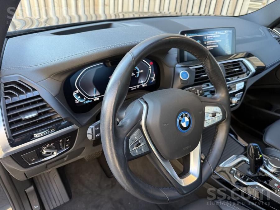 Black BMW X3 2021 in Riga, with an engine capacity of 2.00 L and mileage of 109 thousand km for 29555 €, photo 19 on AUTOMOTO.COM.LV