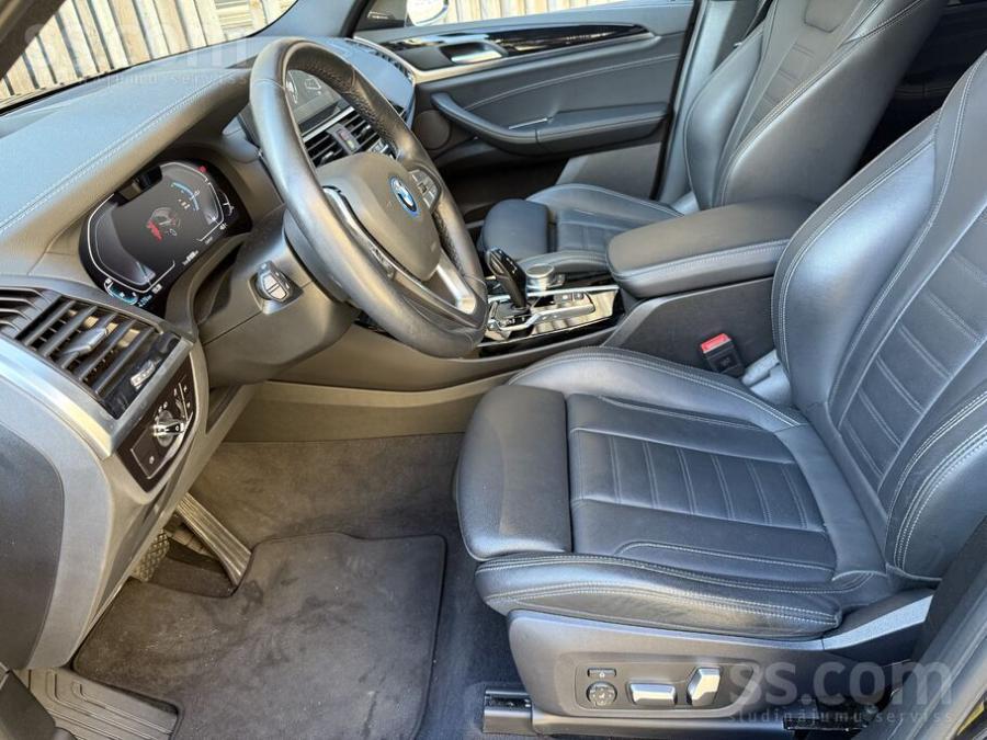Black BMW X3 2021 in Riga, with an engine capacity of 2.00 L and mileage of 109 thousand km for 29555 €, photo 20 on AUTOMOTO.COM.LV