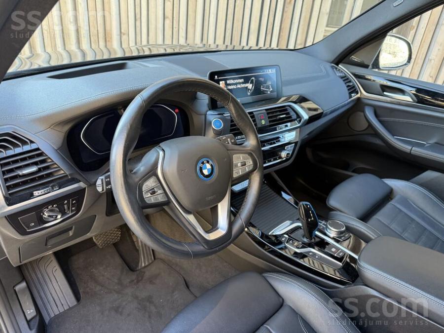 Black BMW X3 2021 in Riga, with an engine capacity of 2.00 L and mileage of 109 thousand km for 29555 €, photo 21 on AUTOMOTO.COM.LV