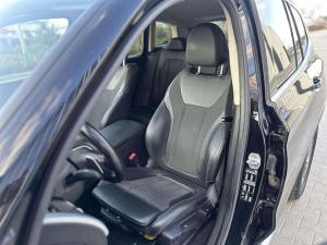 Black BMW X3 2021 in Vilnius, with an engine capacity of 2.00 L and mileage of 157 thousand km for 23950 €, photo 21 on AUTOMOTO.COM.LV