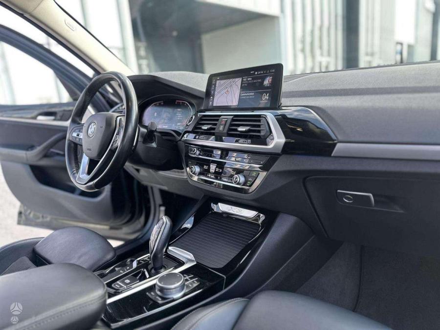 Black BMW X3 2021 in Vilnius, with an engine capacity of 2.00 L and mileage of 157 thousand km for 23950 €, photo 26 on AUTOMOTO.COM.LV
