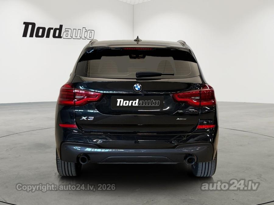 Black BMW X3 2021 in Tallinn, with an engine capacity of 2.00 L and mileage of 98 thousand km for 34900 €, photo 5 on AUTOMOTO.COM.LV