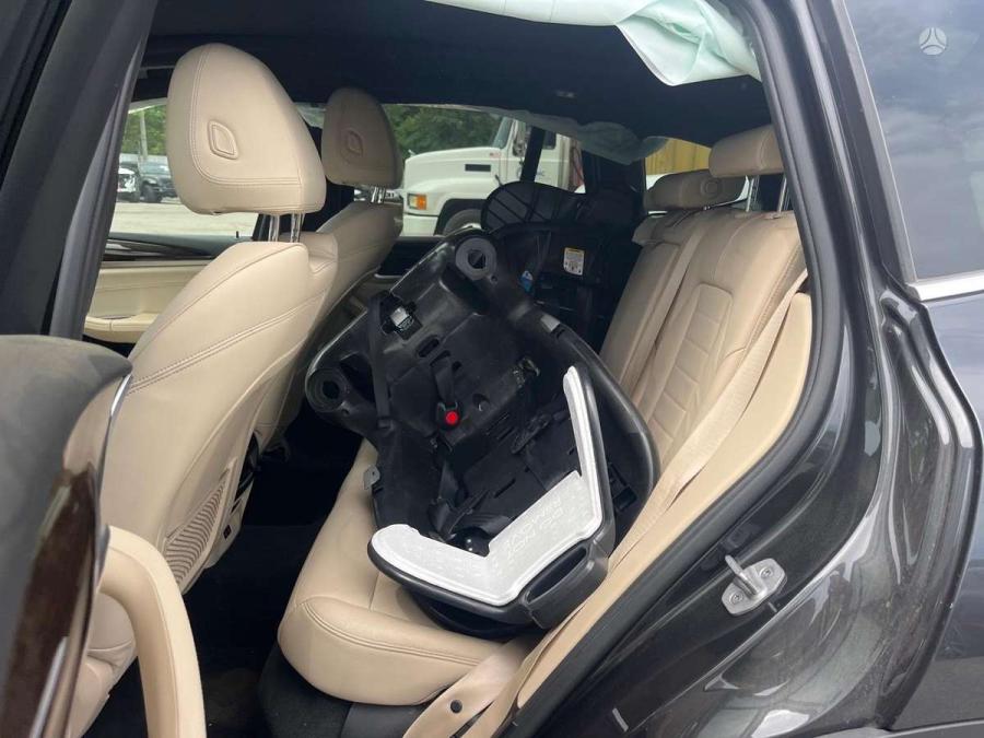 Melns BMW X3 2021 Utena, ar dzinēja tilpumu 2.00 L un nobraukumu 60 tūkst. km par 15000 €, foto 8 vietnē AUTOMOTO.COM.LV