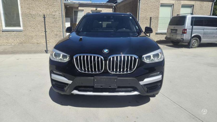 Black BMW X3 2021 in Klaipeda, with an engine capacity of 2.00 L and mileage of 207 thousand km for 19995 €, photo 4 on AUTOMOTO.COM.LV