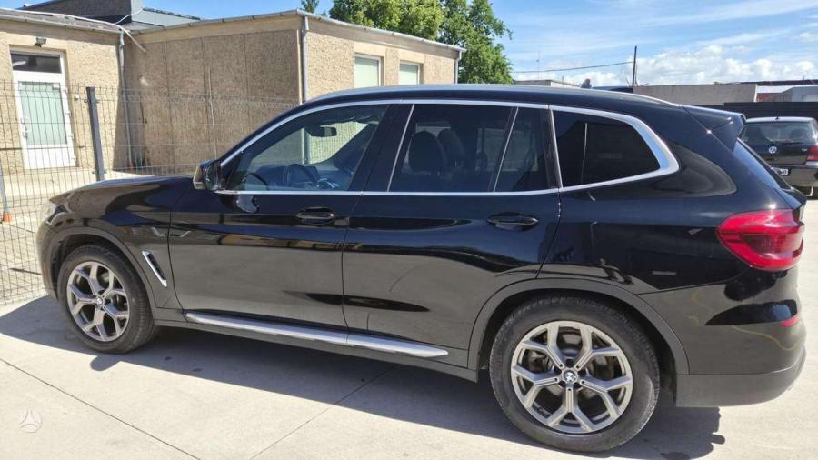 Black BMW X3 2021 in Klaipeda, with an engine capacity of 2.00 L and mileage of 207 thousand km for 19995 €, photo 7 on AUTOMOTO.COM.LV