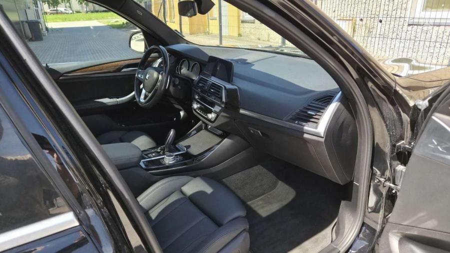 Black BMW X3 2021 in Klaipeda, with an engine capacity of 2.00 L and mileage of 207 thousand km for 19995 €, photo 13 on AUTOMOTO.COM.LV