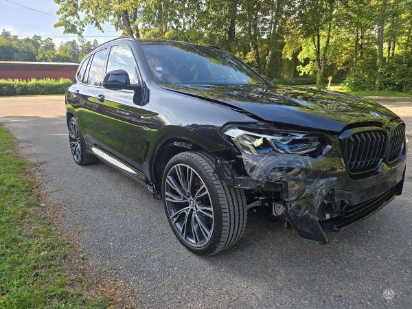 Melns BMW X3 2021 Prienai, ar dzinēja tilpumu 2.00 L un nobraukumu 64 tūkst. km par 22550 €, foto 4 vietnē AUTOMOTO.COM.LV