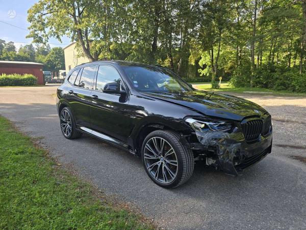 Melns BMW X3 2021 Prienai, ar dzinēja tilpumu 2.00 L un nobraukumu 64 tūkst. km par 22550 €, foto 5 vietnē AUTOMOTO.COM.LV