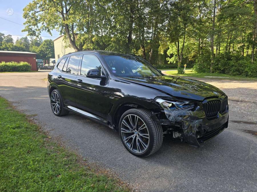 Melns BMW X3 2021 Prienai, ar dzinēja tilpumu 2.00 L un nobraukumu 64 tūkst. km par 22550 €, foto 6 vietnē AUTOMOTO.COM.LV