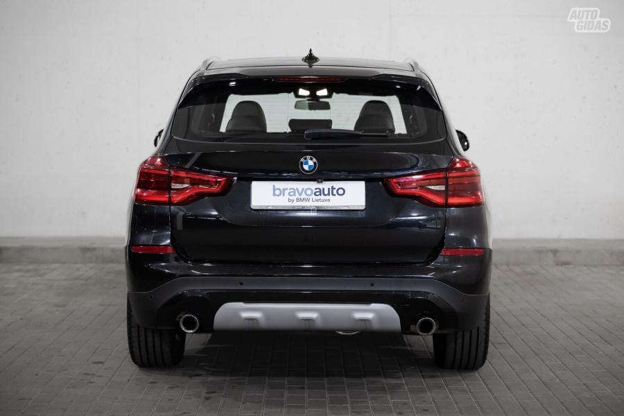 Black BMW X3 2021 in Vilnius, with an engine capacity of 2.00 L and mileage of 188 thousand km for 29991 €, photo 10 on AUTOMOTO.COM.LV