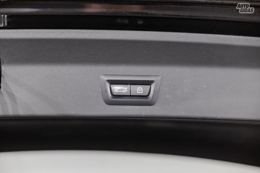 Black BMW X3 2021 in Vilnius, with an engine capacity of 2.00 L and mileage of 188 thousand km for 29991 €, photo 12 on AUTOMOTO.COM.LV