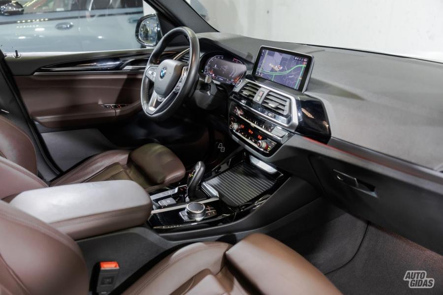 Black BMW X3 2021 in Vilnius, with an engine capacity of 2.00 L and mileage of 188 thousand km for 29991 €, photo 19 on AUTOMOTO.COM.LV