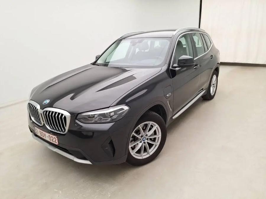 Black BMW X3 2021 in Riga, with an engine capacity of 2.00 L and mileage of 152 thousand km for 29990 €, photo 1 on AUTOMOTO.COM.LV
