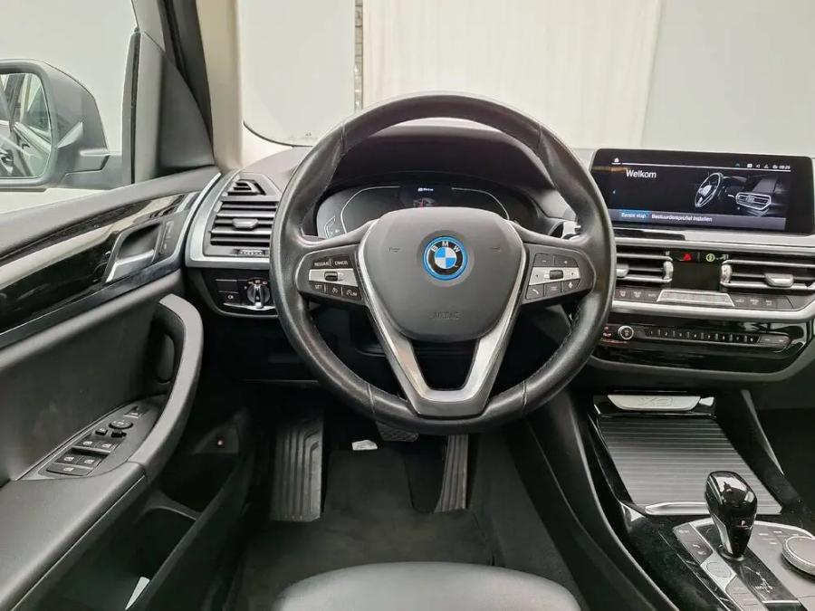 Black BMW X3 2021 in Riga, with an engine capacity of 2.00 L and mileage of 152 thousand km for 29990 €, photo 7 on AUTOMOTO.COM.LV
