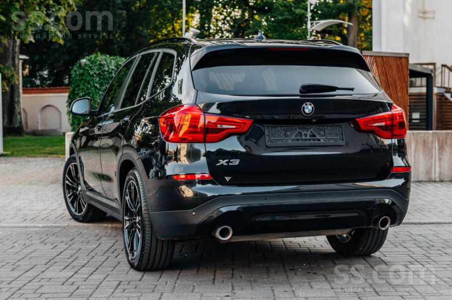 Black BMW X3 2021 in Jelgava, with an engine capacity of 2.00 L and mileage of 165 thousand km for 23900 €, photo 5 on AUTOMOTO.COM.LV
