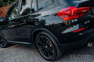 Black BMW X3 2021 in Jelgava, with an engine capacity of 2.00 L and mileage of 165 thousand km for 23900 €, photo 7 on AUTOMOTO.COM.LV