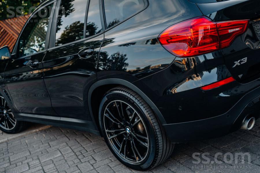 Black BMW X3 2021 in Jelgava, with an engine capacity of 2.00 L and mileage of 165 thousand km for 23900 €, photo 7 on AUTOMOTO.COM.LV