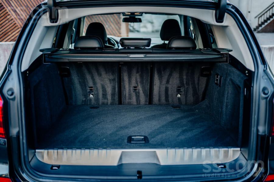 Black BMW X3 2021 in Jelgava, with an engine capacity of 2.00 L and mileage of 165 thousand km for 23900 €, photo 13 on AUTOMOTO.COM.LV