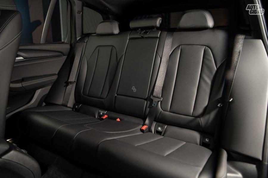Melns BMW X3 2021 Kauņa, ar dzinēja tilpumu 2.00 L un nobraukumu 97 tūkst. km par 40772 €, foto 21 vietnē AUTOMOTO.COM.LV