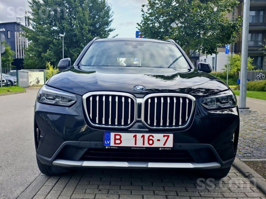 Black BMW X3 2021 in Riga, with an engine capacity of 2.00 L and mileage of 152 thousand km for 29990 €, photo 3 on AUTOMOTO.COM.LV