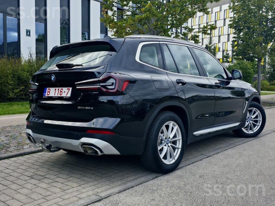 Black BMW X3 2021 in Riga, with an engine capacity of 2.00 L and mileage of 152 thousand km for 29990 €, photo 10 on AUTOMOTO.COM.LV