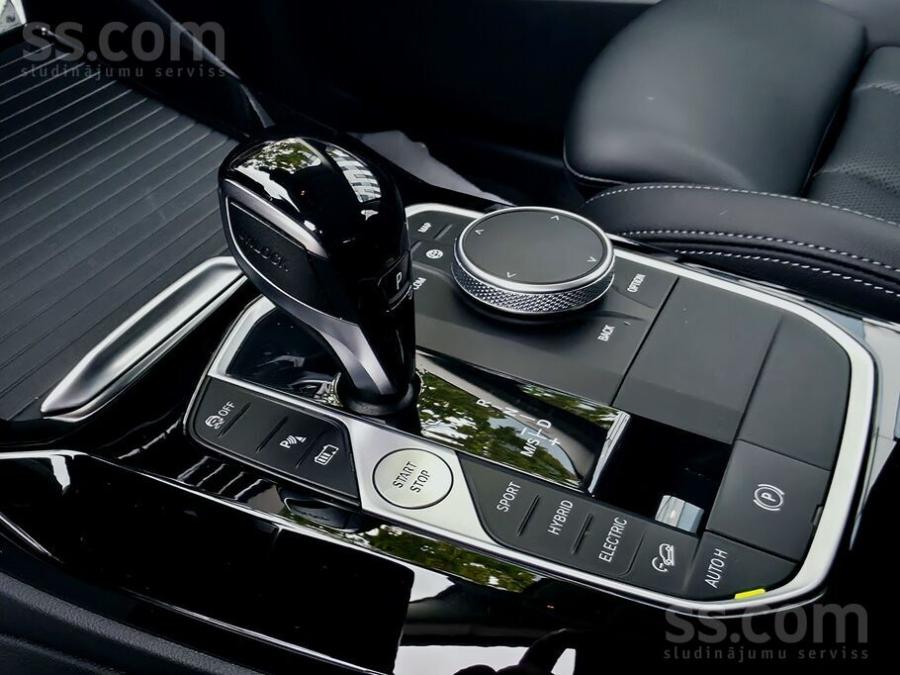 Black BMW X3 2021 in Riga, with an engine capacity of 2.00 L and mileage of 152 thousand km for 29990 €, photo 13 on AUTOMOTO.COM.LV