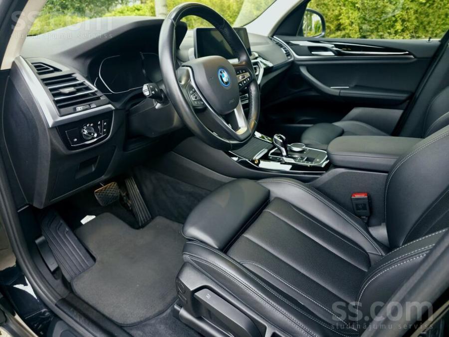 Black BMW X3 2021 in Riga, with an engine capacity of 2.00 L and mileage of 152 thousand km for 29990 €, photo 16 on AUTOMOTO.COM.LV