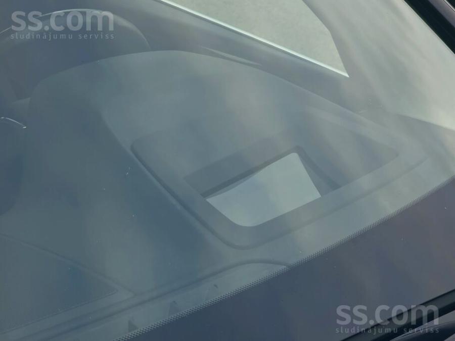 Black BMW X3 2021 in Riga, with an engine capacity of 2.00 L and mileage of 152 thousand km for 29990 €, photo 25 on AUTOMOTO.COM.LV