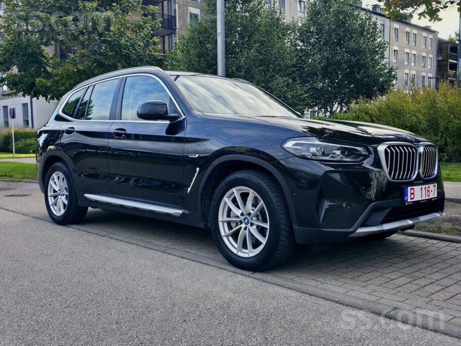 Black BMW X3 2021 in Riga, with an engine capacity of 2.00 L and mileage of 152 thousand km for 29990 €, photo 27 on AUTOMOTO.COM.LV
