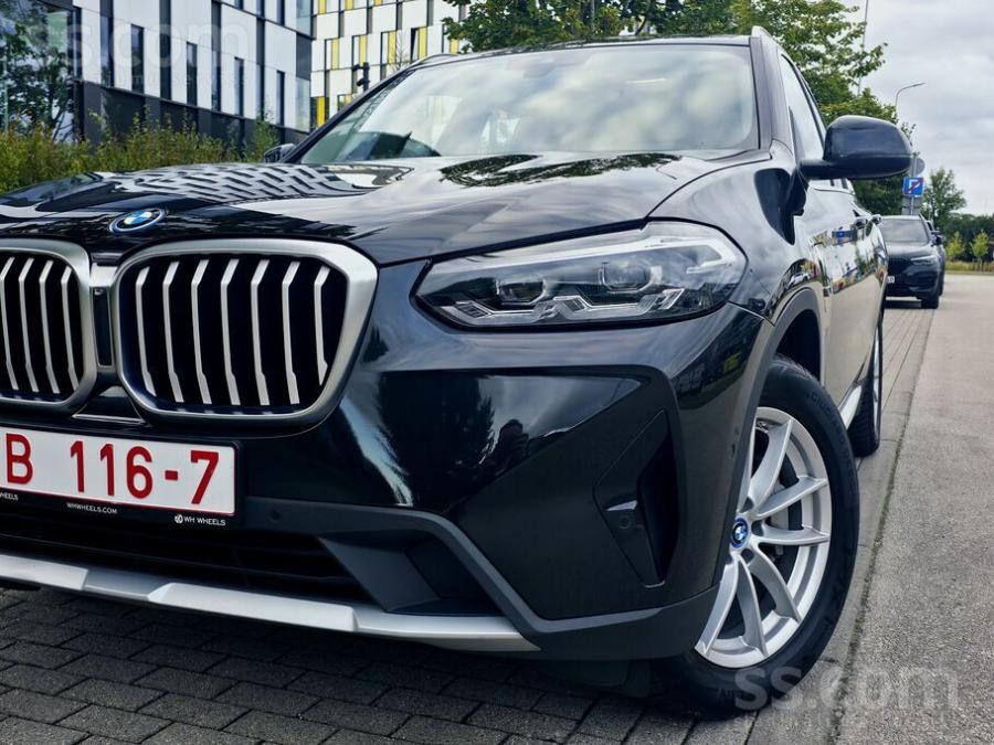 Black BMW X3 2021 in Riga, with an engine capacity of 2.00 L and mileage of 152 thousand km for 29990 €, photo 28 on AUTOMOTO.COM.LV