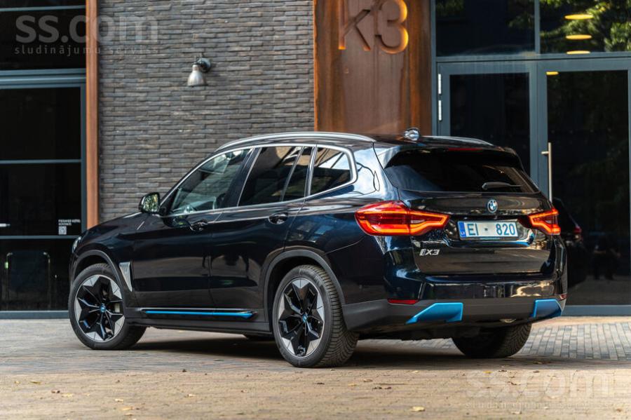 Black BMW X3 2021 in Riga, with an engine capacity of 3.00 L and mileage of 35 thousand km for 36900 €, photo 4 on AUTOMOTO.COM.LV