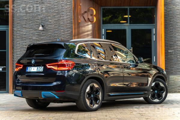 Black BMW X3 2021 in Riga, with an engine capacity of 3.00 L and mileage of 35 thousand km for 36900 €, photo 5 on AUTOMOTO.COM.LV