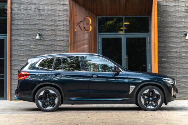 Black BMW X3 2021 in Riga, with an engine capacity of 3.00 L and mileage of 35 thousand km for 36900 €, photo 6 on AUTOMOTO.COM.LV