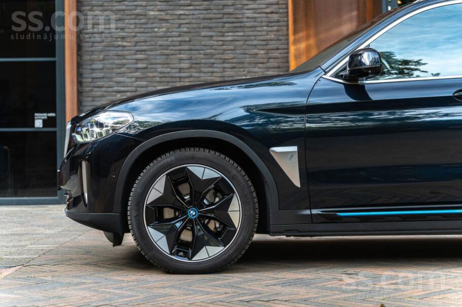 Black BMW X3 2021 in Riga, with an engine capacity of 3.00 L and mileage of 35 thousand km for 36900 €, photo 8 on AUTOMOTO.COM.LV